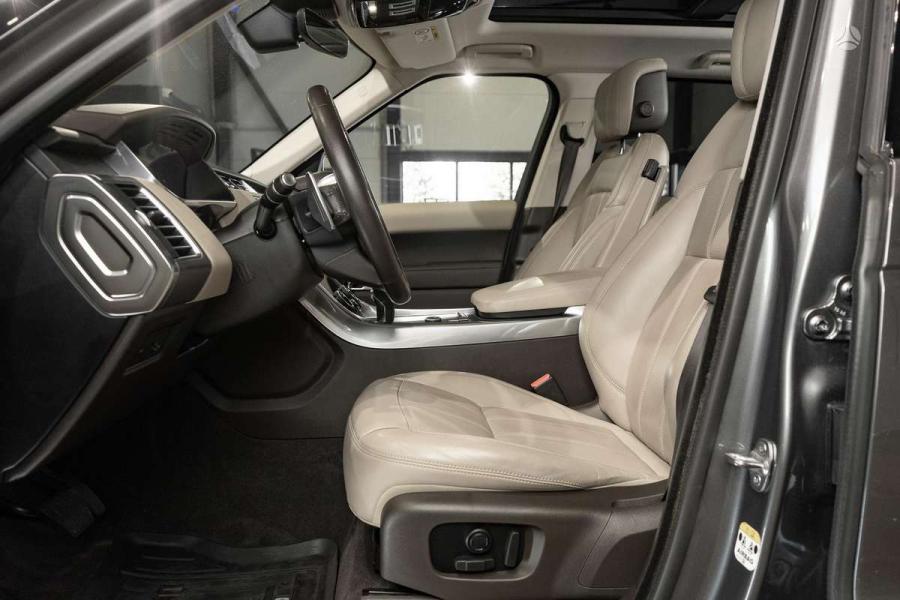 Grey Land Rover Range Rover Sport 2018 in Riga, with an engine capacity of 2.99 L and mileage of 47 thousand km for 34900 €, photo 9 on AUTOMOTO.COM.LV