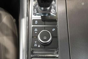 Grey Land Rover Range Rover Sport 2018 in Riga, with an engine capacity of 2.99 L and mileage of 47 thousand km for 34900 €, photo 29 on AUTOMOTO.COM.LV