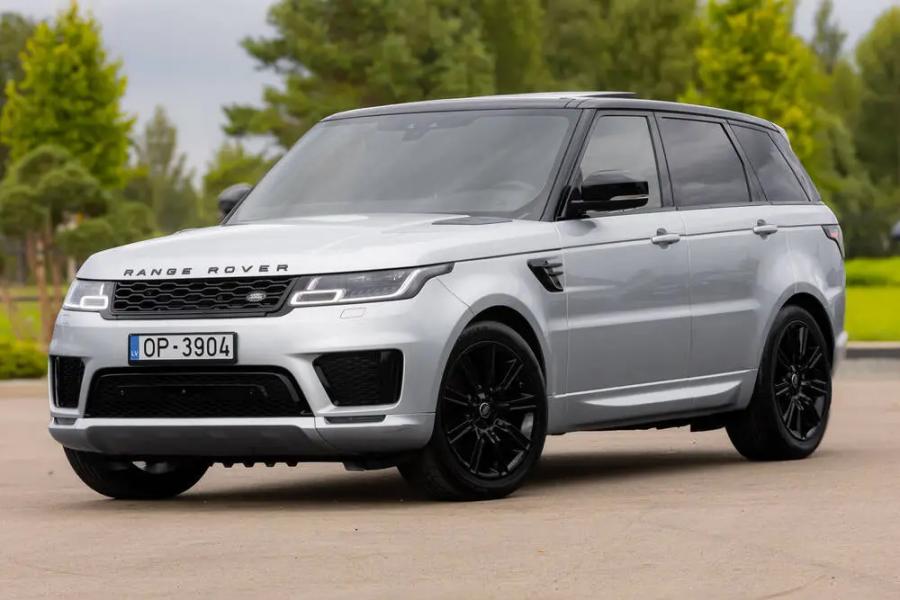 Grey Land Rover Range Rover Sport 2019 in Jelgava, with an engine capacity of 3.00 L and mileage of 321 thousand km for 21500 €, photo 1 on AUTOMOTO.COM.LV