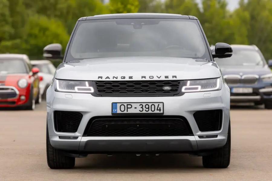 Grey Land Rover Range Rover Sport 2019 in Jelgava, with an engine capacity of 3.00 L and mileage of 321 thousand km for 21500 €, photo 3 on AUTOMOTO.COM.LV