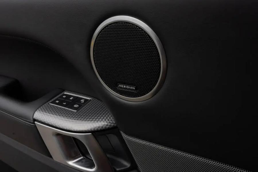Grey Land Rover Range Rover Sport 2019 in Jelgava, with an engine capacity of 3.00 L and mileage of 321 thousand km for 21500 €, photo 12 on AUTOMOTO.COM.LV