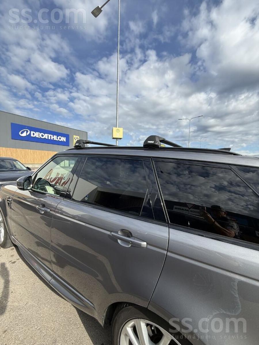 Grey Land Rover Range Rover Sport 2021 in Riga, with an engine capacity of 3.00 L and mileage of 175 thousand km for 39900 €, photo 11 on AUTOMOTO.COM.LV