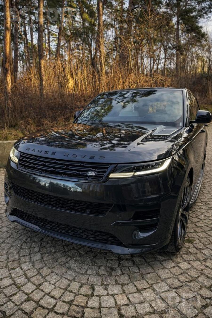 Pelēks Land Rover Range Rover Sport 2023 Rīga, ar dzinēja tilpumu 3.00 L un nobraukumu 50 tūkst. km par 85000 €, foto 1 vietnē AUTOMOTO.COM.LV