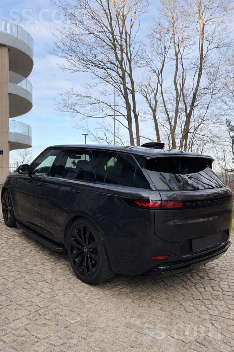 Pelēks Land Rover Range Rover Sport 2023 Rīga, ar dzinēja tilpumu 3.00 L un nobraukumu 50 tūkst. km par 85000 €, foto 5 vietnē AUTOMOTO.COM.LV