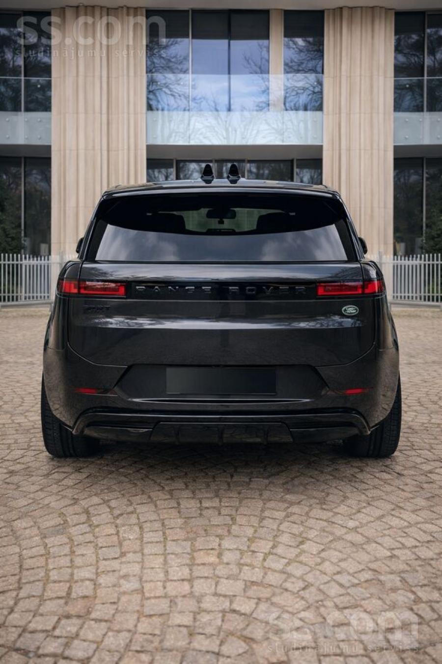 Pelēks Land Rover Range Rover Sport 2023 Rīga, ar dzinēja tilpumu 3.00 L un nobraukumu 50 tūkst. km par 85000 €, foto 6 vietnē AUTOMOTO.COM.LV
