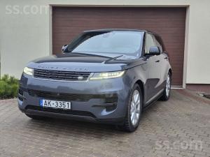 Pelēks Land Rover Range Rover Sport 2025 Rīga, ar dzinēja tilpumu 3.00 L un nobraukumu 12 tūkst. km par 89996 €, foto  vietnē AUTOMOTO.COM.LV