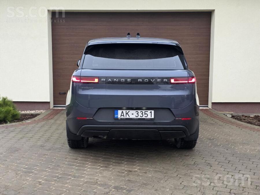 Pelēks Land Rover Range Rover Sport 2025 Rīga, ar dzinēja tilpumu 3.00 L un nobraukumu 12 tūkst. km par 89996 €, foto 8 vietnē AUTOMOTO.COM.LV