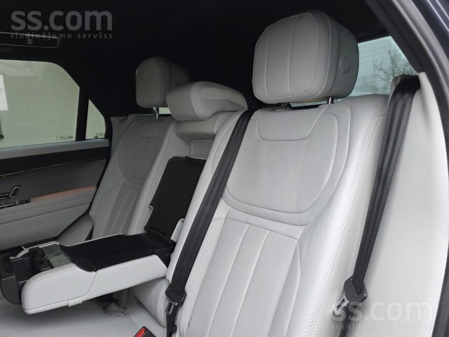 Pelēks Land Rover Range Rover Sport 2025 Rīga, ar dzinēja tilpumu 3.00 L un nobraukumu 12 tūkst. km par 89996 €, foto 19 vietnē AUTOMOTO.COM.LV