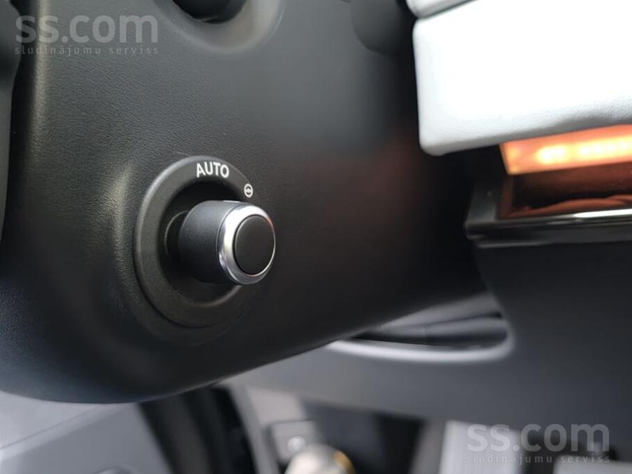 Pelēks Land Rover Range Rover Sport 2025 Rīga, ar dzinēja tilpumu 3.00 L un nobraukumu 12 tūkst. km par 89996 €, foto 33 vietnē AUTOMOTO.COM.LV