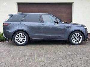 Grey Land Rover Range Rover Sport 2025 in Riga, with an engine capacity of 3.00 L and mileage of 13 thousand km for 89996 €, photo 6 on AUTOMOTO.COM.LV