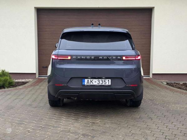 Pelēks Land Rover Range Rover Sport 2025 Rīga, ar dzinēja tilpumu 3.00 L un nobraukumu 13 tūkst. km par 89996 €, foto 8 vietnē AUTOMOTO.COM.LV