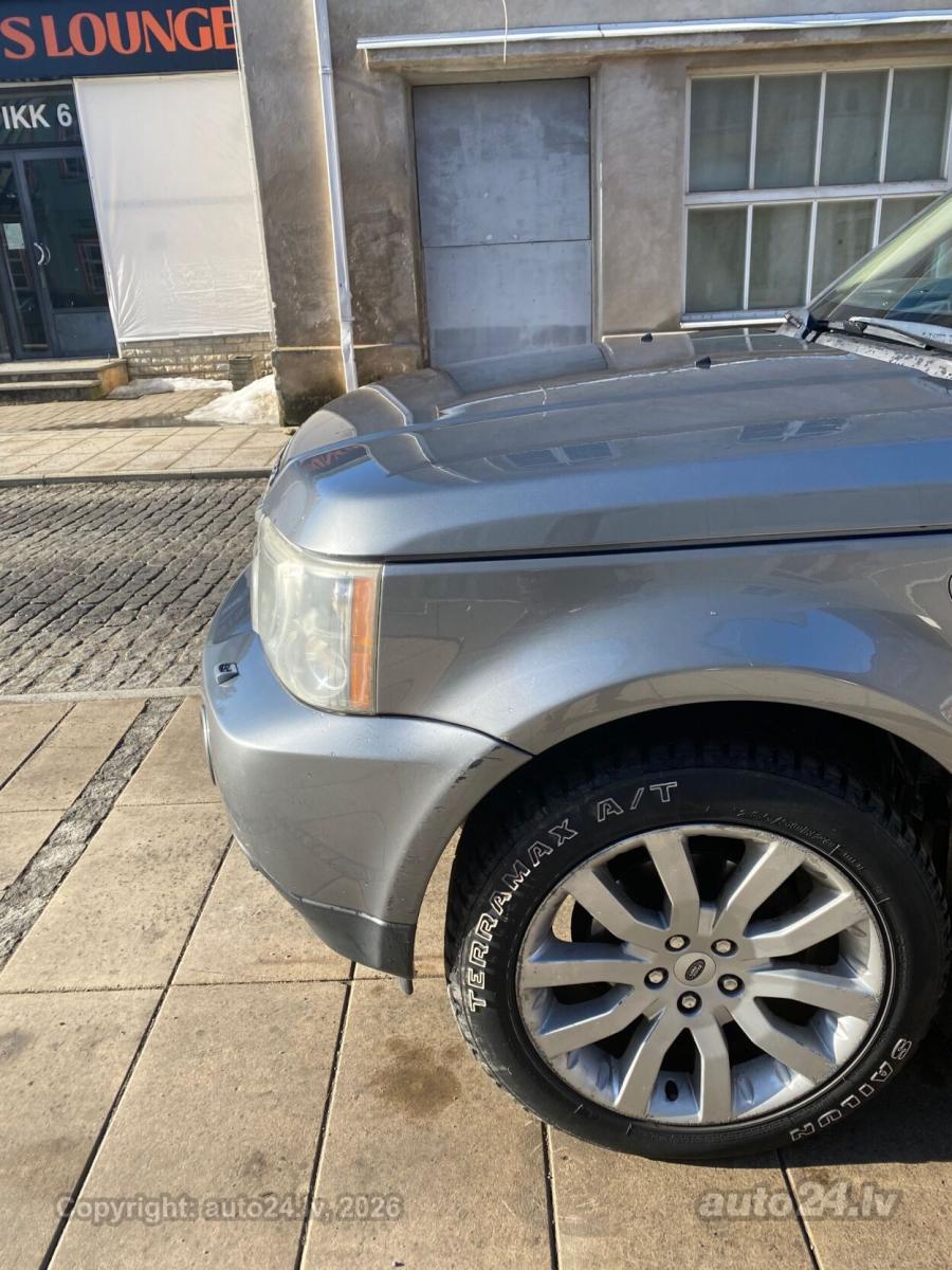 Pelēks Land Rover Range Rover Sport 2007 Rakvere, ar dzinēja tilpumu 2.70 L un nobraukumu 243 tūkst. km par 3380 €, foto 3 vietnē AUTOMOTO.COM.LV