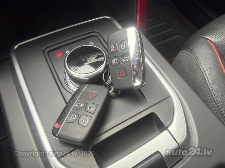 Pelēks Land Rover Range Rover Sport 2017 Veru, ar dzinēja tilpumu 0.00 L un nobraukumu 155 tūkst. km par 11900 €, foto 13 vietnē AUTOMOTO.COM.LV