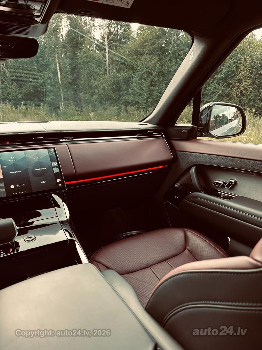 Pelēks Land Rover Range Rover Sport 2025 Tallina, ar dzinēja tilpumu 3.00 L un nobraukumu 16 tūkst. km par 108000 €, foto 12 vietnē AUTOMOTO.COM.LV