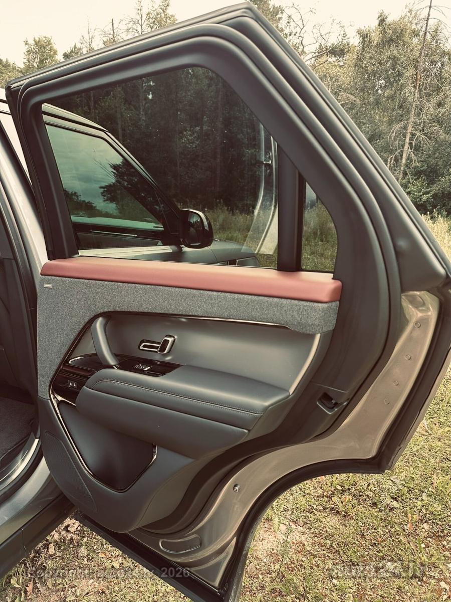 Pelēks Land Rover Range Rover Sport 2025 Tallina, ar dzinēja tilpumu 3.00 L un nobraukumu 16 tūkst. km par 108000 €, foto 20 vietnē AUTOMOTO.COM.LV