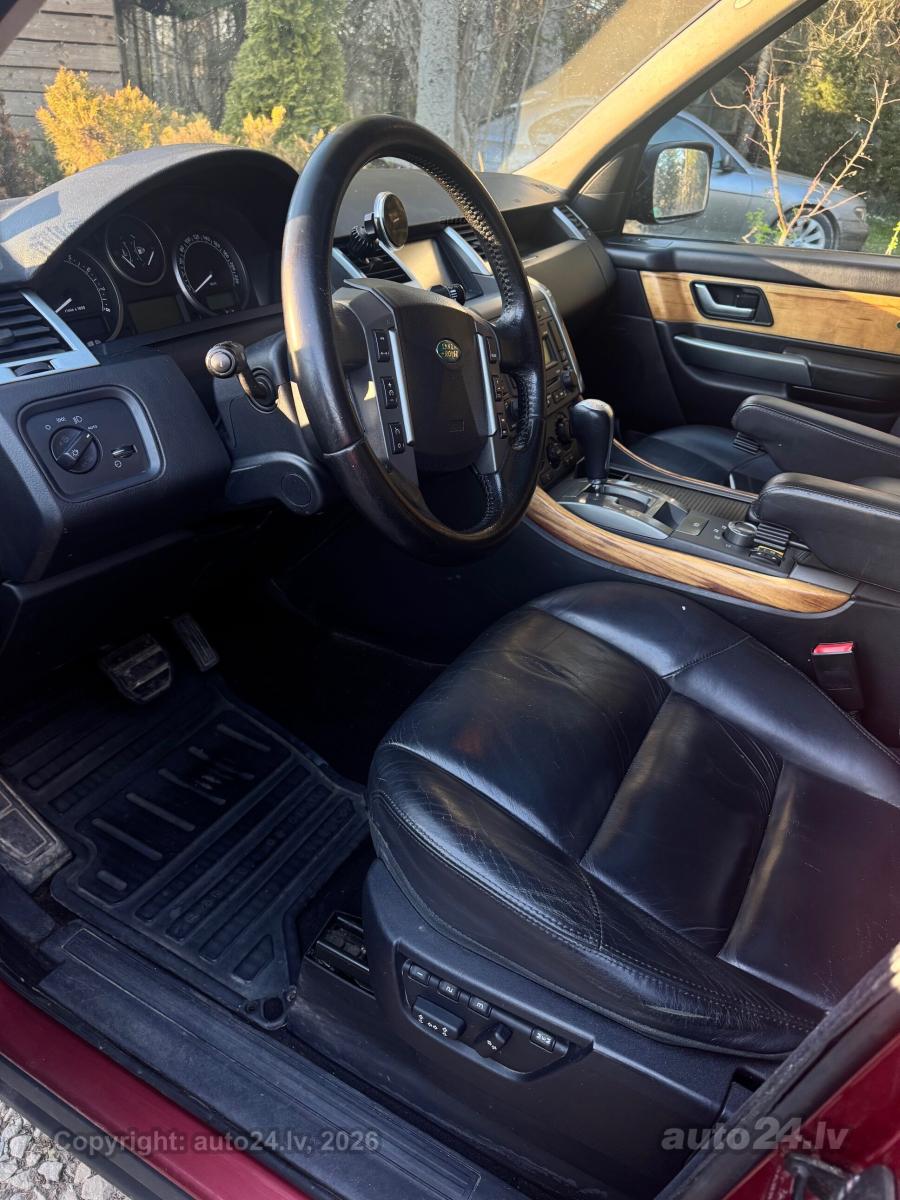Sarkans Land Rover Range Rover Sport 2006 Tallina, ar dzinēja tilpumu 4.40 L un nobraukumu 230 tūkst. km par 6500 €, foto 8 vietnē AUTOMOTO.COM.LV