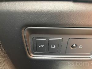 Sarkans Land Rover Range Rover Sport 2017 Rīga, ar dzinēja tilpumu 3.00 L un nobraukumu 258 tūkst. km par 13990 €, foto 20 vietnē AUTOMOTO.COM.LV