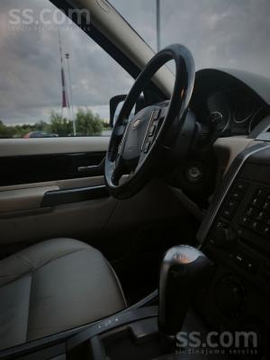 White Land Rover Range Rover Sport 2006 in Riga, with an engine capacity of 2.70 L and mileage of 279 thousand km for 6299 €, photo 6 on AUTOMOTO.COM.LV