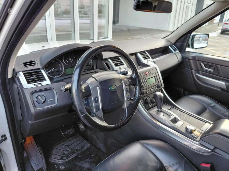Balts Land Rover Range Rover Sport 2009 Viļņa, ar dzinēja tilpumu 2.72 L un nobraukumu 144 tūkst. km par 3500 €, foto 7 vietnē AUTOMOTO.COM.LV