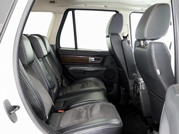 Balts Land Rover Range Rover Sport 2009 Tallina, ar dzinēja tilpumu 3.00 L un nobraukumu 317 tūkst. km par 4499 €, foto 7 vietnē AUTOMOTO.COM.LV