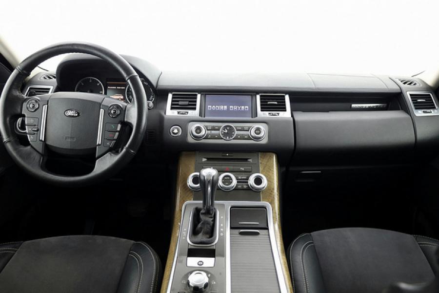 Balts Land Rover Range Rover Sport 2009 Tallina, ar dzinēja tilpumu 3.00 L un nobraukumu 317 tūkst. km par 4499 €, foto 6 vietnē AUTOMOTO.COM.LV