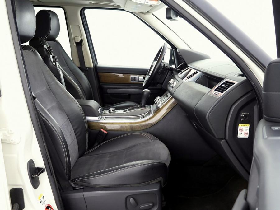 Balts Land Rover Range Rover Sport 2009 Tallina, ar dzinēja tilpumu 3.00 L un nobraukumu 317 tūkst. km par 4499 €, foto 14 vietnē AUTOMOTO.COM.LV