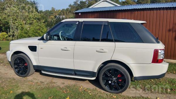 Land Rover Range Rover Sport 2009 in Riga on AUTOMOTO.COM.LV White Land Rover Range Rover Sport 2009 in Riga, with an engine capacity of 2.70 L and mileage of 204 thousand km for 4000 €, photo 5 on AUTOMOTO.COM.LV