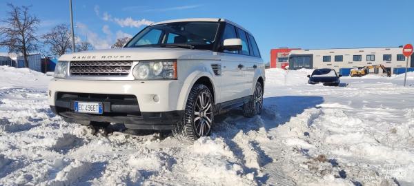 White Land Rover Range Rover Sport 2010 in Siauliai, with an engine capacity of 3.00 L and mileage of 224 thousand km for 5800 €, photo 1 on AUTOMOTO.COM.LV