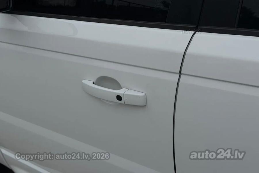 Balts Land Rover Range Rover Sport 2010 Tallina, ar dzinēja tilpumu 3.00 L un nobraukumu 209 tūkst. km par 10900 €, foto 10 vietnē AUTOMOTO.COM.LV