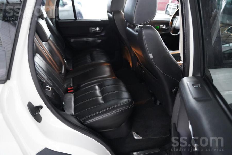 Balts Land Rover Range Rover Sport 2010 Rīga, ar dzinēja tilpumu 3.60 L un nobraukumu 299 tūkst. km par 5000 €, foto 11 vietnē AUTOMOTO.COM.LV