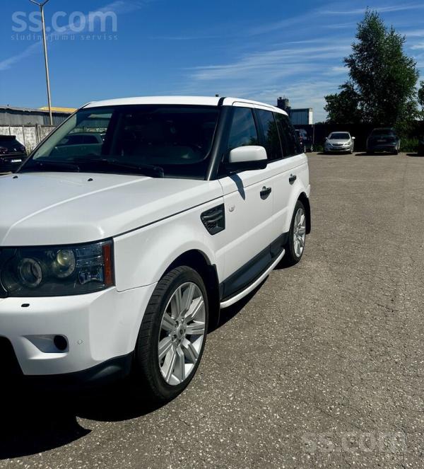 White Land Rover Range Rover Sport 2010 in Riga, with an engine capacity of 3.60 L and mileage of 257 thousand km for 9300 €, photo 3 on AUTOMOTO.COM.LV