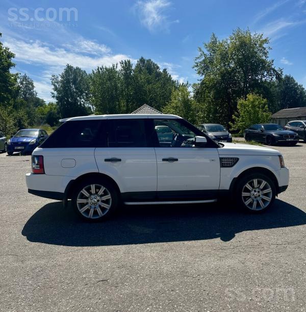 White Land Rover Range Rover Sport 2010 in Riga, with an engine capacity of 3.60 L and mileage of 257 thousand km for 9300 €, photo 4 on AUTOMOTO.COM.LV