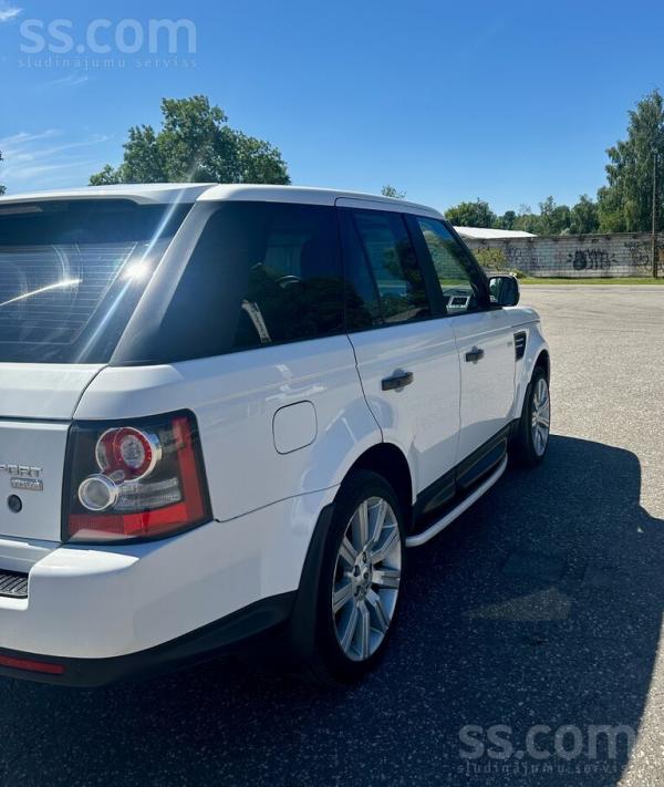 White Land Rover Range Rover Sport 2010 in Riga, with an engine capacity of 3.60 L and mileage of 257 thousand km for 9300 €, photo 6 on AUTOMOTO.COM.LV
