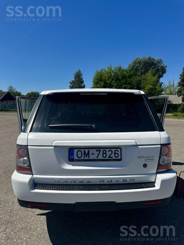 White Land Rover Range Rover Sport 2010 in Riga, with an engine capacity of 3.60 L and mileage of 257 thousand km for 9300 €, photo 7 on AUTOMOTO.COM.LV