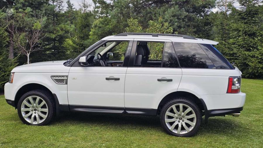 White Land Rover Range Rover Sport 2010 in Nemencine, with an engine capacity of 2.99 L and mileage of 318 thousand km for 10450 €, photo 3 on AUTOMOTO.COM.LV
