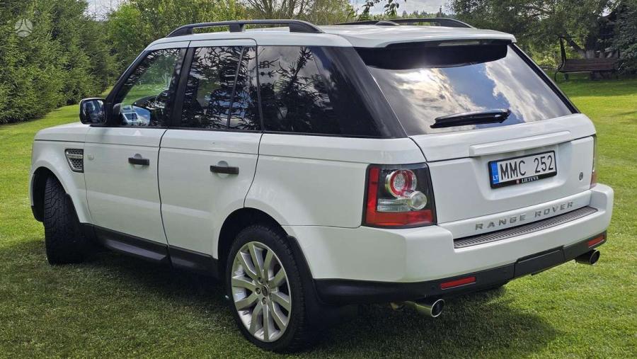 White Land Rover Range Rover Sport 2010 in Nemencine, with an engine capacity of 2.99 L and mileage of 318 thousand km for 10450 €, photo 4 on AUTOMOTO.COM.LV