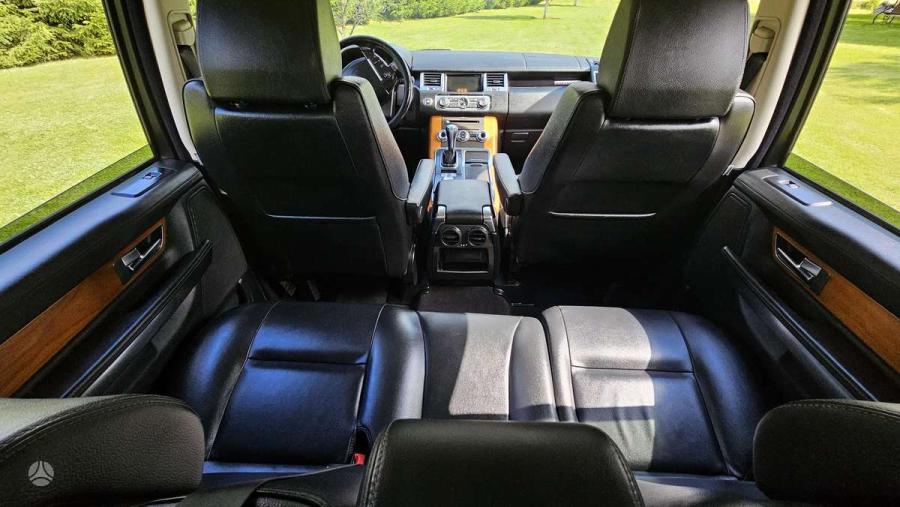 White Land Rover Range Rover Sport 2010 in Nemencine, with an engine capacity of 2.99 L and mileage of 318 thousand km for 10450 €, photo 15 on AUTOMOTO.COM.LV