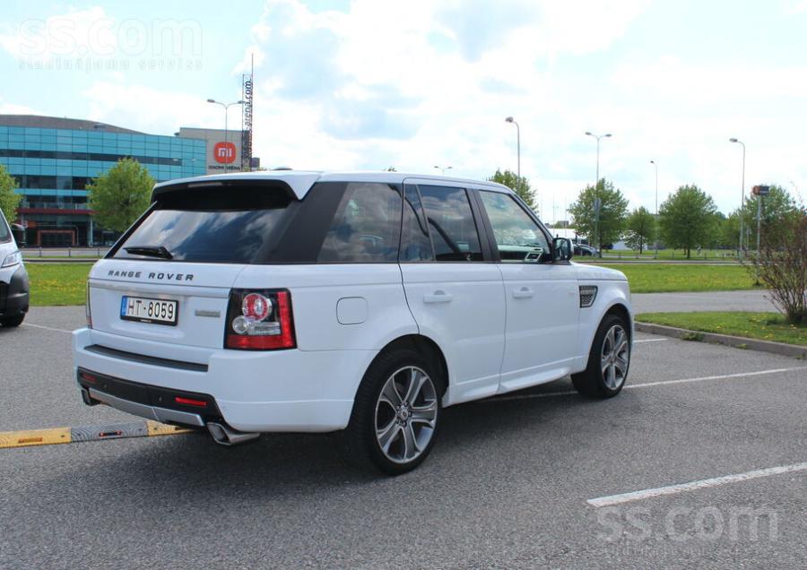 White Land Rover Range Rover Sport 2011 in Riga, with an engine capacity of 3.00 L and mileage of 181 thousand km for 10900 €, photo 5 on AUTOMOTO.COM.LV