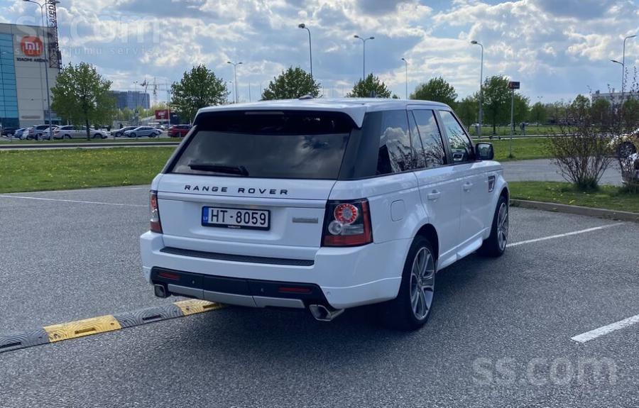 White Land Rover Range Rover Sport 2011 in Riga, with an engine capacity of 3.00 L and mileage of 181 thousand km for 10900 €, photo 6 on AUTOMOTO.COM.LV