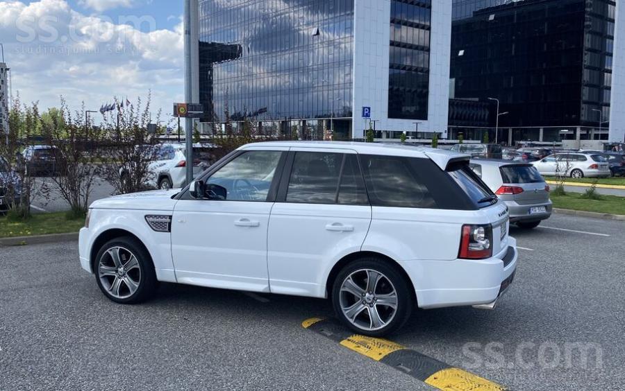 White Land Rover Range Rover Sport 2011 in Riga, with an engine capacity of 3.00 L and mileage of 181 thousand km for 10900 €, photo 9 on AUTOMOTO.COM.LV