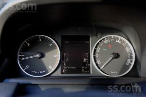 Balts Land Rover Range Rover Sport 2011 Tukums, ar dzinēja tilpumu 3.00 L un nobraukumu 273 tūkst. km par 10290 €, foto 18 vietnē AUTOMOTO.COM.LV