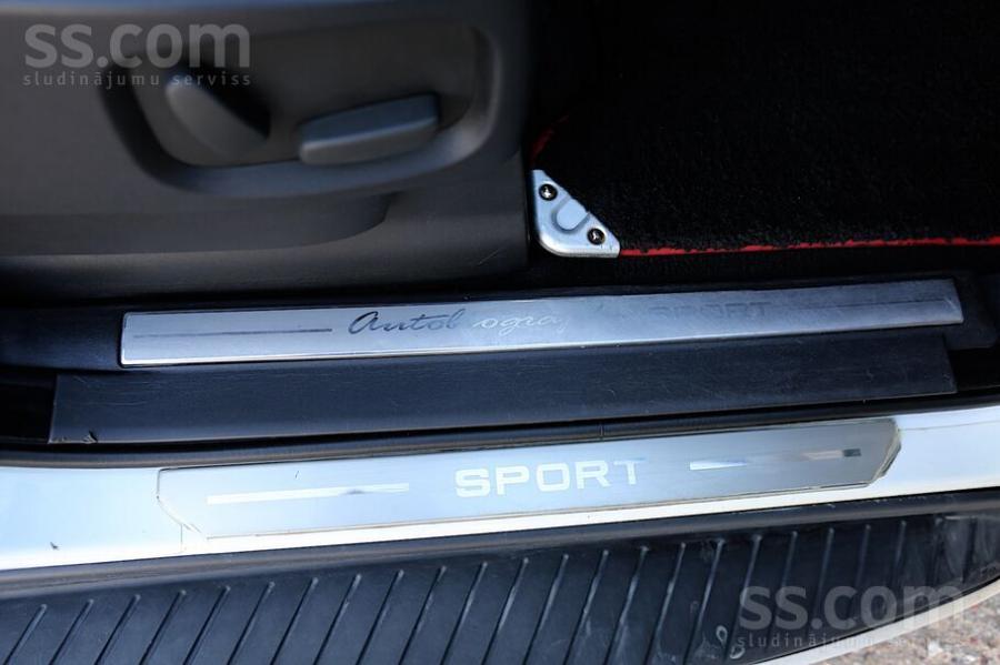 Balts Land Rover Range Rover Sport 2011 Tukums, ar dzinēja tilpumu 3.00 L un nobraukumu 273 tūkst. km par 10290 €, foto 29 vietnē AUTOMOTO.COM.LV