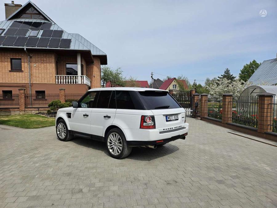 White Land Rover Range Rover Sport 2011 in Kaunas, with an engine capacity of 2.99 L and mileage of 290 thousand km for 7500 €, photo 3 on AUTOMOTO.COM.LV
