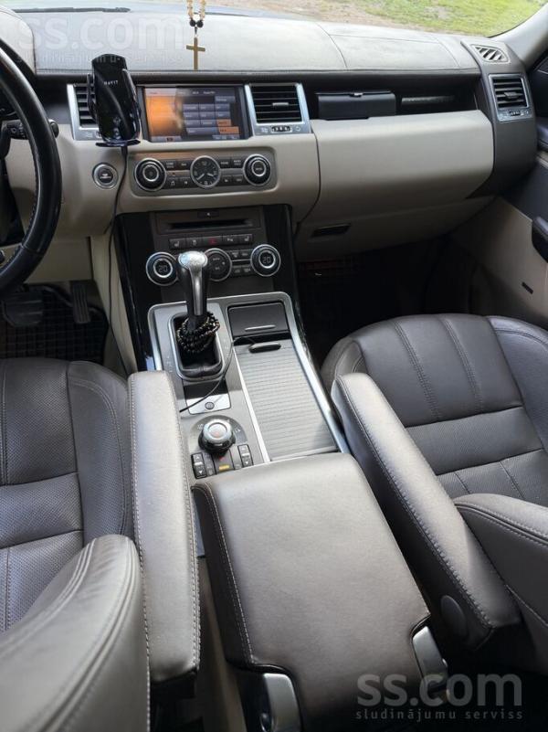 White Land Rover Range Rover Sport 2011 in Kuldiga, with an engine capacity of 3.00 L and mileage of 248 thousand km for 9500 €, photo 8 on AUTOMOTO.COM.LV