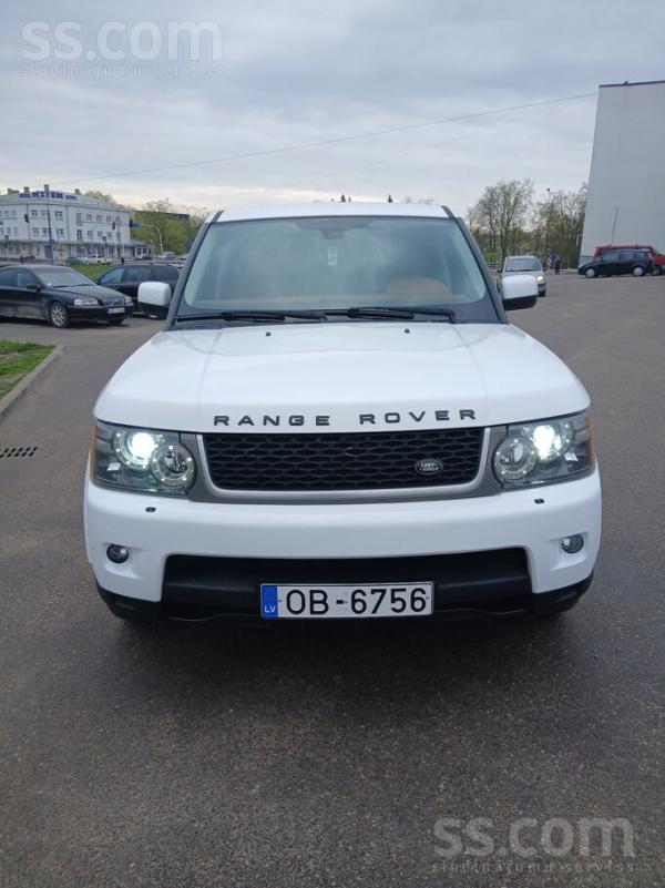 White Land Rover Range Rover Sport 2011 in Rezekne, with an engine capacity of 3.00 L and mileage of 246 thousand km for 8900 €, photo 1 on AUTOMOTO.COM.LV