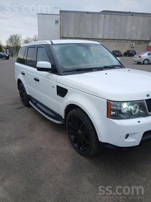 White Land Rover Range Rover Sport 2011 in Rezekne, with an engine capacity of 3.00 L and mileage of 246 thousand km for 8900 €, photo 3 on AUTOMOTO.COM.LV