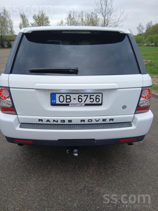 White Land Rover Range Rover Sport 2011 in Rezekne, with an engine capacity of 3.00 L and mileage of 246 thousand km for 8900 €, photo 4 on AUTOMOTO.COM.LV