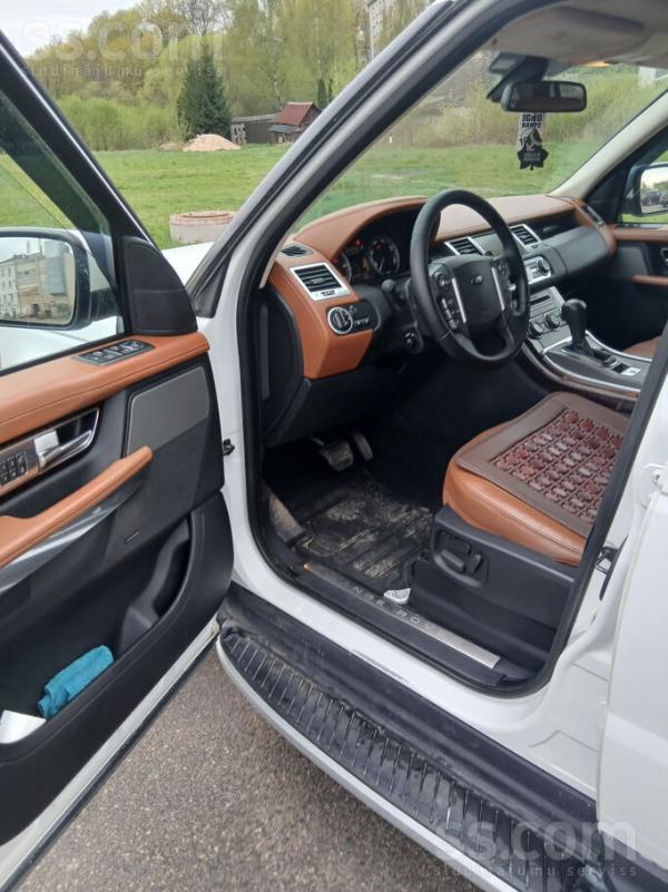 White Land Rover Range Rover Sport 2011 in Rezekne, with an engine capacity of 3.00 L and mileage of 246 thousand km for 8900 €, photo 8 on AUTOMOTO.COM.LV