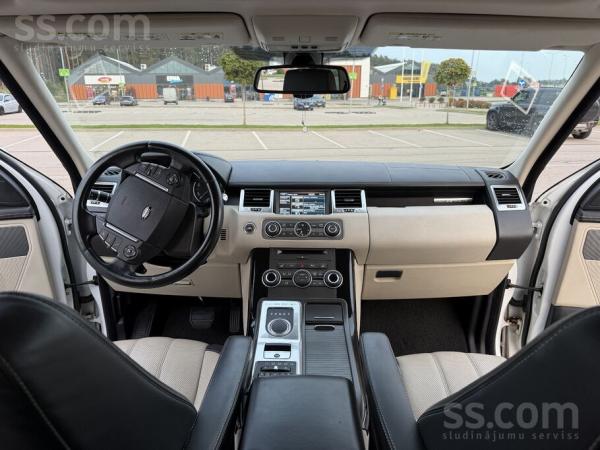 White Land Rover Range Rover Sport 2011 in Riga, with an engine capacity of 3.00 L and mileage of 191 thousand km for 11100 €, photo 7 on AUTOMOTO.COM.LV