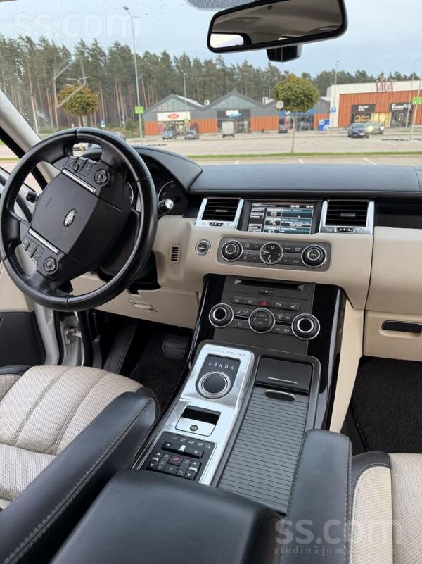 White Land Rover Range Rover Sport 2011 in Riga, with an engine capacity of 3.00 L and mileage of 191 thousand km for 11100 €, photo 9 on AUTOMOTO.COM.LV